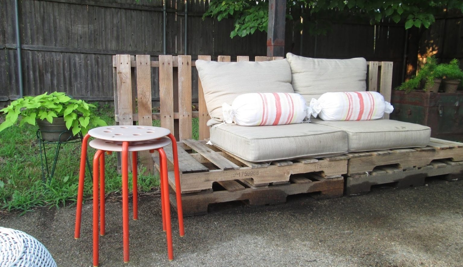 Patio On A Pallet Ideas — Randolph Indoor and Outdoor Design