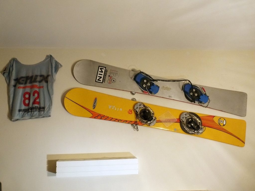 Diy Snowboard Wall Rack — Randolph Indoor and Outdoor Design