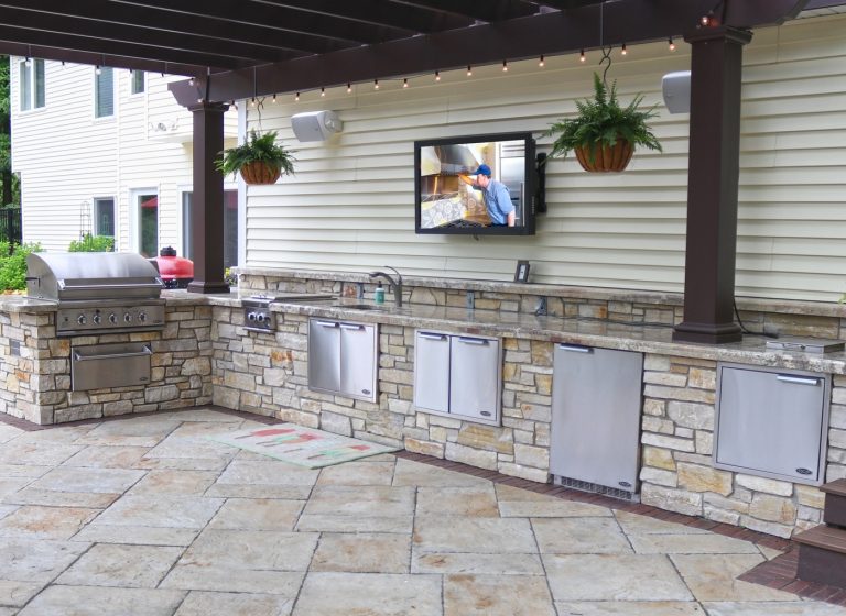 Stainless Steel Outdoor Kitchen Cart And Beverage Center With Fridge ...