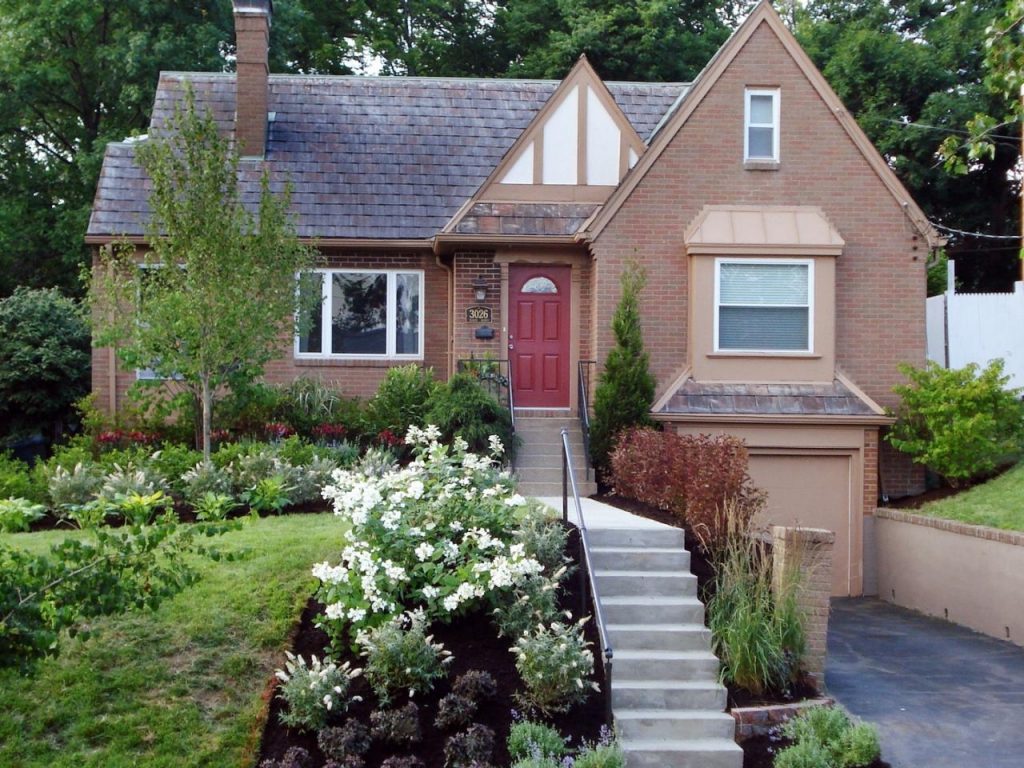 Brick Wall Focal Point Landscaping Ideas — Randolph Indoor and Outdoor ...