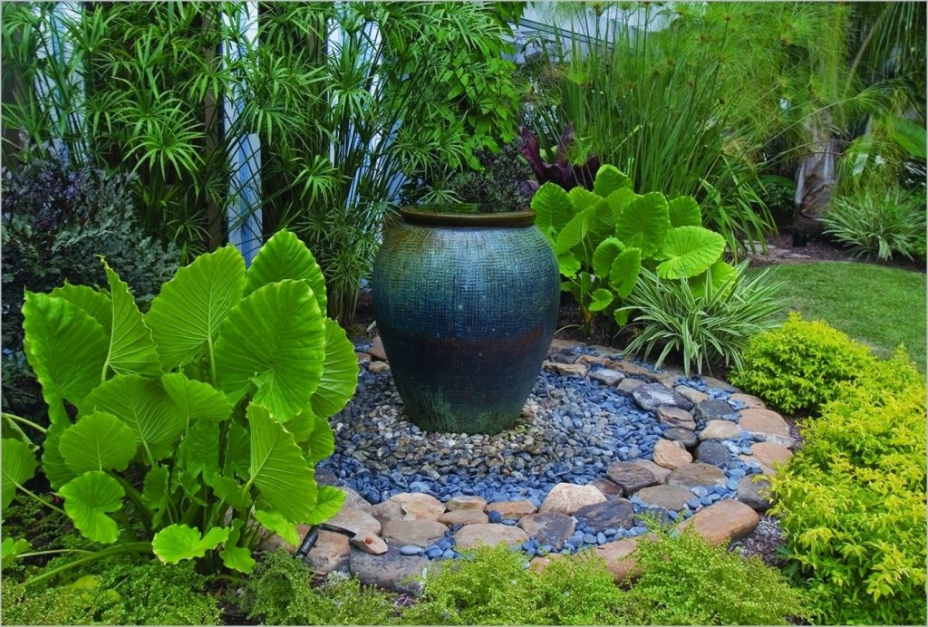 Brick Wall Focal Point Landscaping Ideas — Randolph Indoor and Outdoor ...