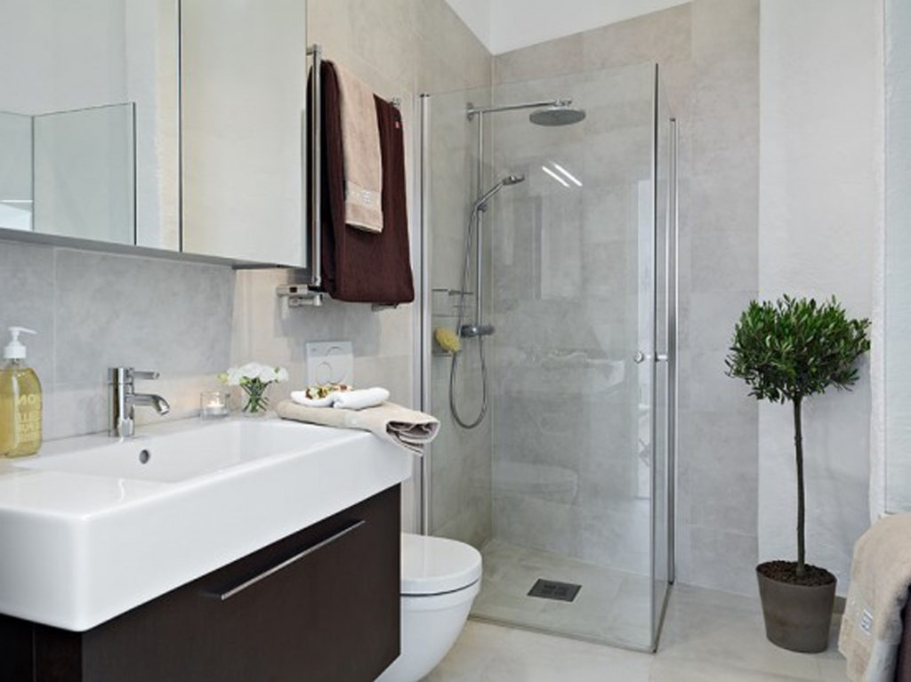 Small Bathroom Layout Style — Randolph Indoor and Outdoor Design